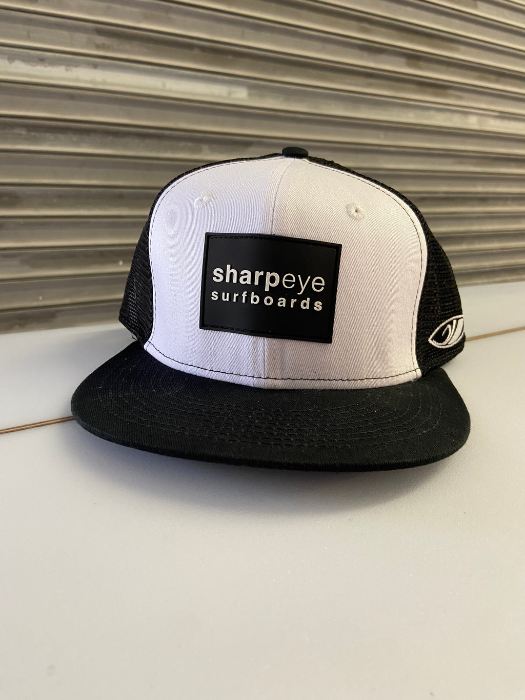 Sharp Eye Black and White trucker hat – Sharp Eye Surfboards